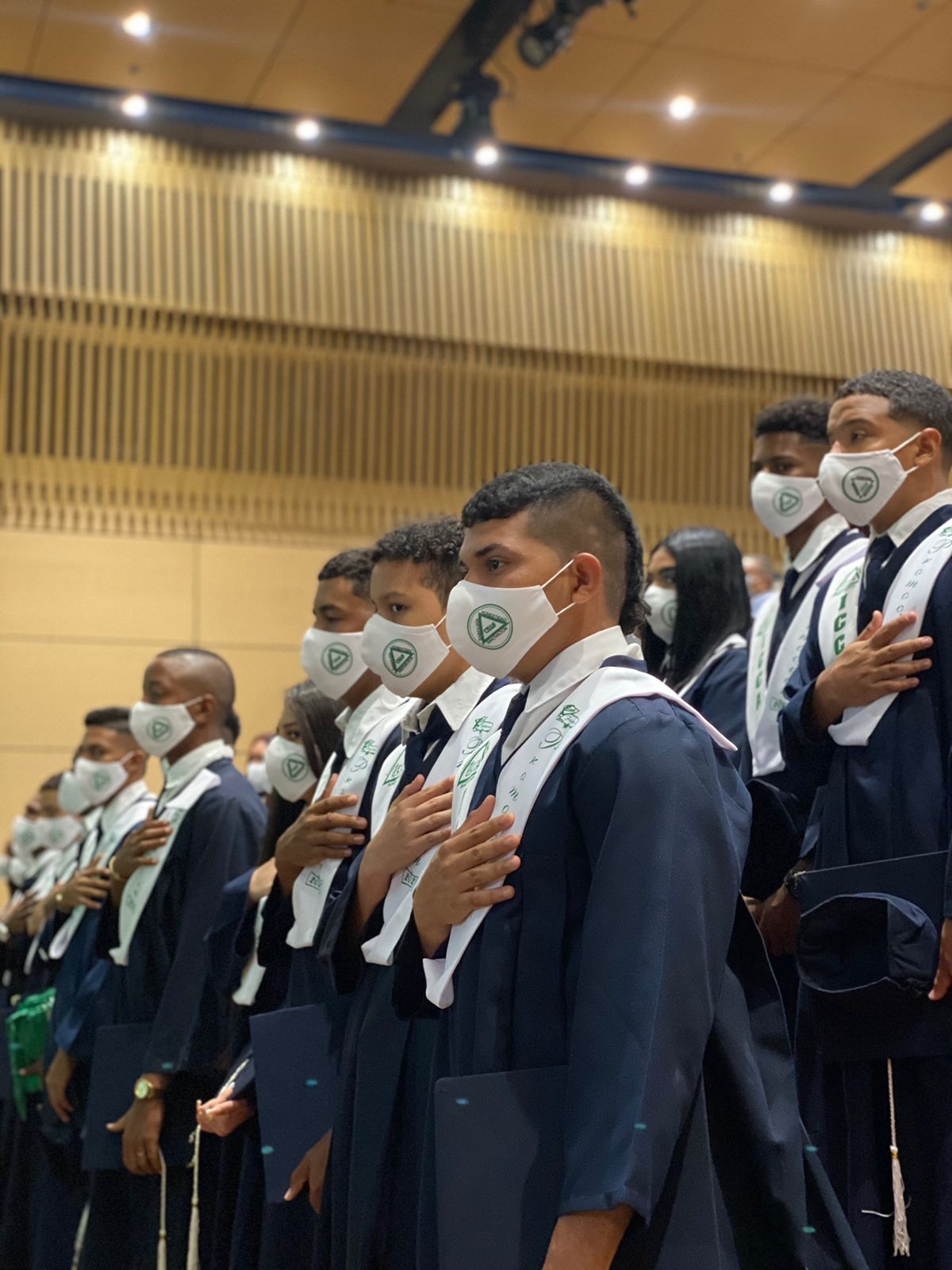Bachilleres del colegio ICCA se graduaron con una emotiva y espectacular ceremonia ...